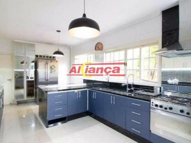 SOBRADO COM 3 DORMITÓRIOS 1 SUÍTE E 2 VAGAS, 149 m² PQ RENATO MAIA GUARULHOS SP