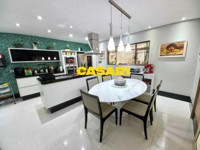 Sobrado com 3 dormitórios, 247 m² venda ou aluguel Anchieta São Bernardo do Campo/SP