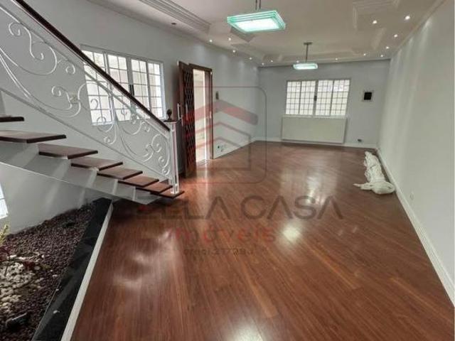 Sobrado com 3 dormitórios 225m2 5 vagas de garagem