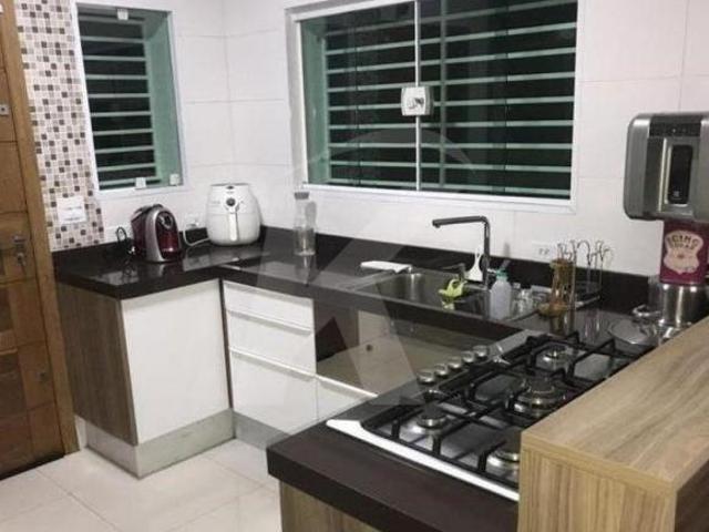Sobrado com 3 dormitórios, 2 suítes e 2 vagas, Confira !