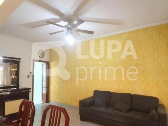 Sobrado com 3 dormitórios 2 vagas de garagem á venda na Água Fria