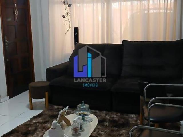 Sobrado com 3 dormitórios, 2 vagas, no Jardim Stella