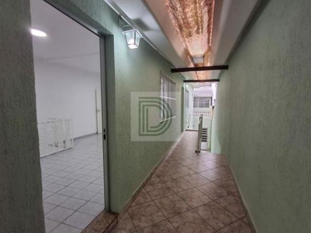 Sobrado com 3 dormitórios | 3 suítes | Amplo quintal | Excelente localização