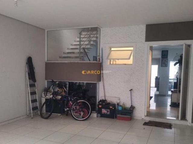 Sobrado com 3 Dorms sendo 1 suite Jd.das Industrias São José dos Campos SP