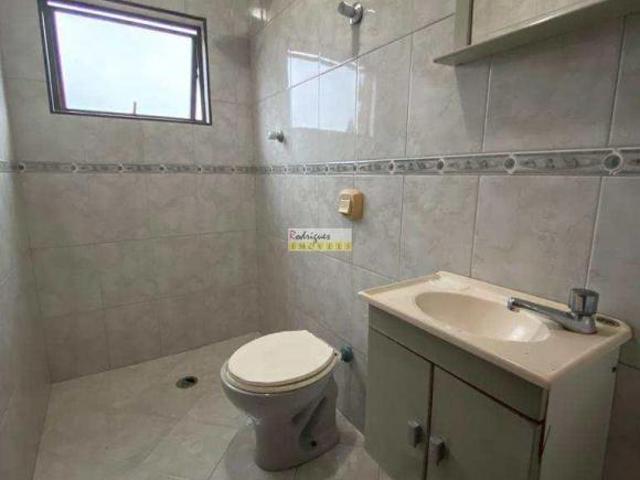 Sobrado com 3 dorms, Vila Valença, SV R$ 750 mil