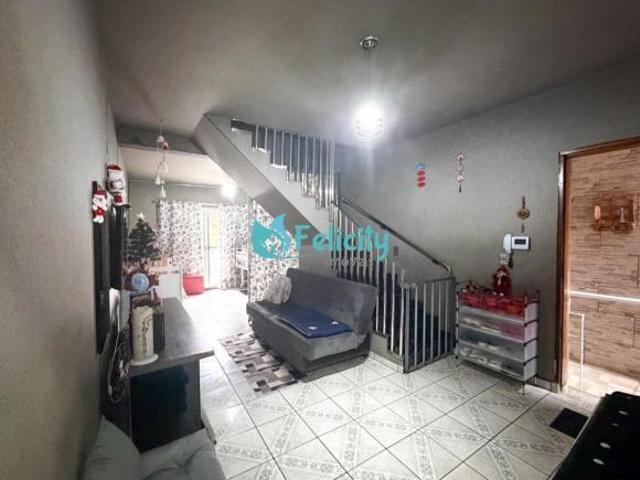 Sobrado com 3 dorms, 1 suíte, 2 vagas, 140m2 na Vila Pereira Cerca