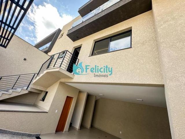 Sobrado com 3 dorms, 1 suíte, 4 vagas, 189m2 no Pq. São Domingos