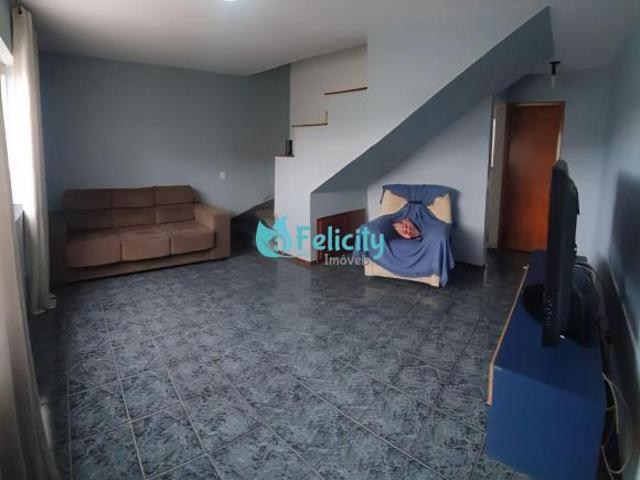 Sobrado com 3 dorms, 4 vagas, 200m2 no Jardim Mangalot