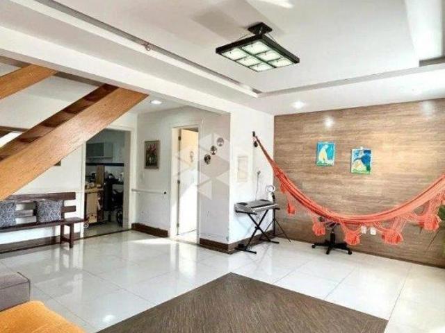 Sobrado com 3 quartos 3 banheiros 2 vagas e 185m2 para vender no Bairro Santo Antonio em Porto Ale
