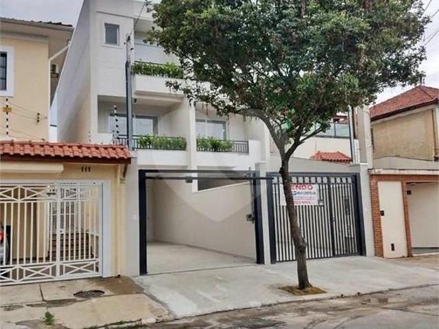 Sobrado com 3 quartos, 3 suítes e 180 m² à venda em Água Fria