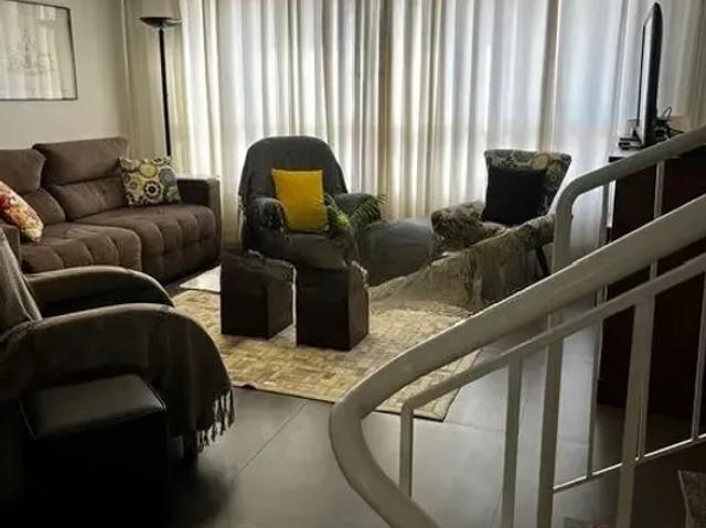 Sobrado com 3 quartos, 1 suíte, lareira, churrasqueira, 3 vagas cobertas na zon