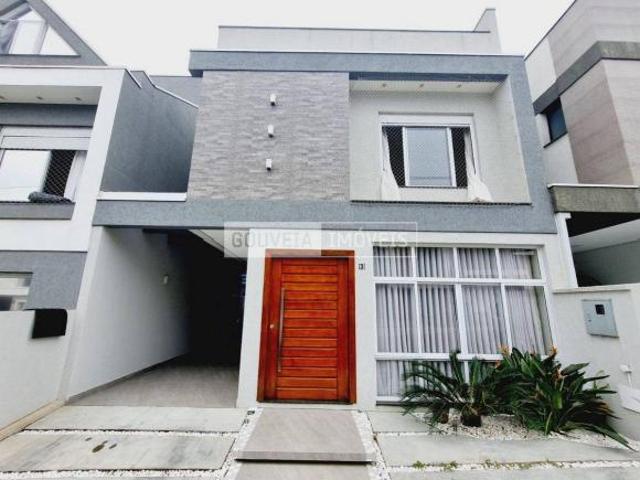 Sobrado com 3 Quartos, 1 Suíte, 136.02M², à Venda por R$ 990.000,00 Umbará, Curitiba Pr