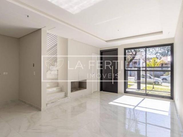 Sobrado com 3 Quartos, 1 Suíte, 147.1M², à Venda por R$ 1.350.000,00 Água Verde, Curitiba Pr