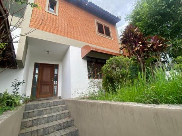 Sobrado com 3 quartos 1 suíte 2 vagas próximo a USP / Butantã. FL64