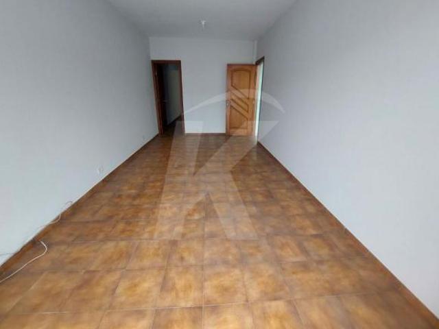 Sobrado com 3 Quartos 1 suíte e 2 Vagas, Confira!