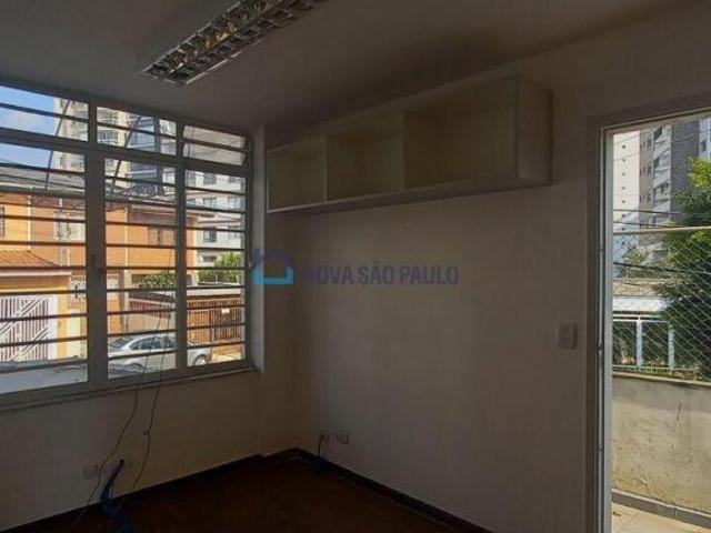 Sobrado com 3 quartos, 1 suíte e 4 vagas