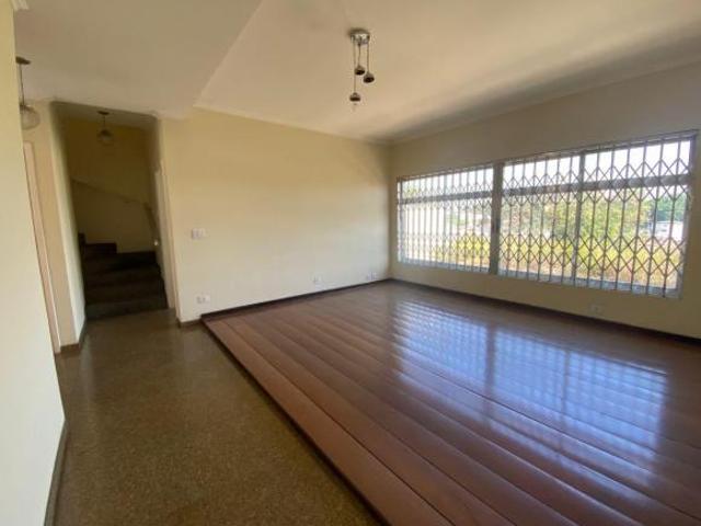 Sobrado com 3 quartos 1 suíte piscina e Edícula e 4 vagas no Butantã. FL64