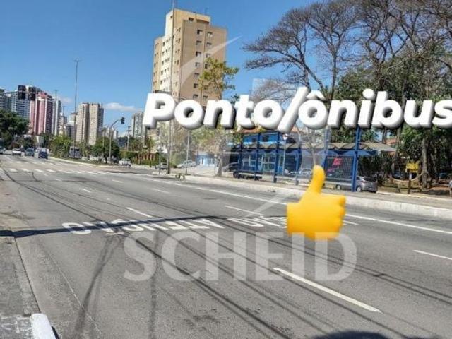 Sobrado com 3 quartos,, 2 vagas de garagem, edícula e corredor lateral