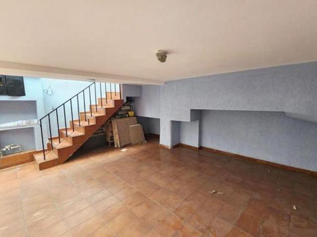 Sobrado com 3 quartos, 2 vagas de garagem