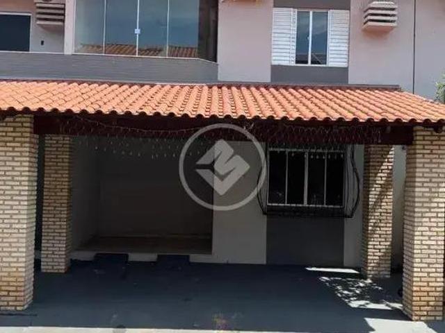 Sobrado com 3 quartos com excelente localização no bairro Despraiado!