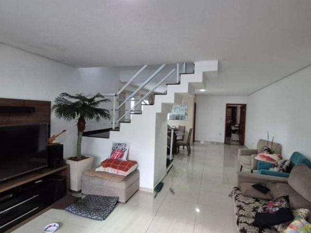 Sobrado com 3 quartos, Canto do Forte, Praia Grande R$ 1.1 mi