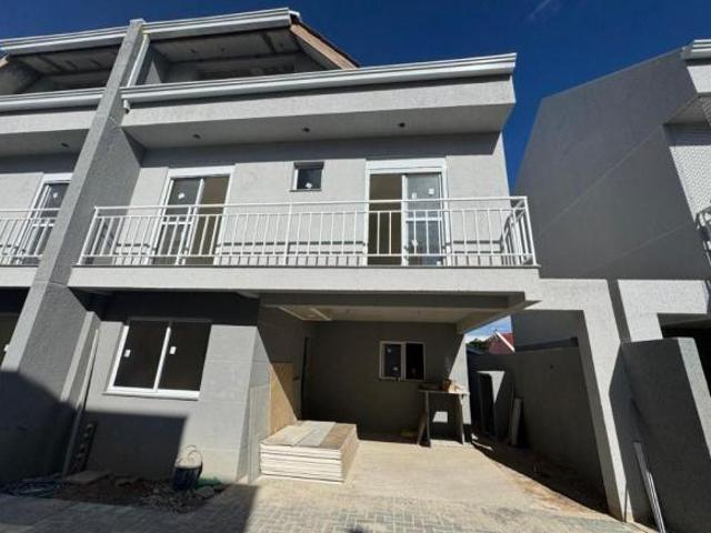 Sobrado com 3 quartos à venda, 113 m² por R$ 685.000 Santa Felicidade Curitiba/PR