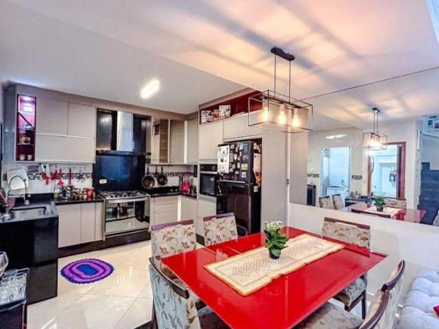 Sobrado com 3 quartos à venda, 141 m² por R$ 770.000