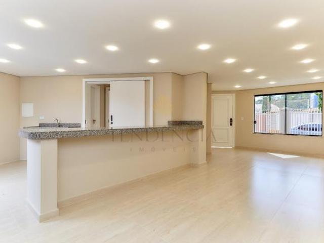Sobrado com 3 quartos à venda, 178.65 m2, CENTRO, COLOMBO PR