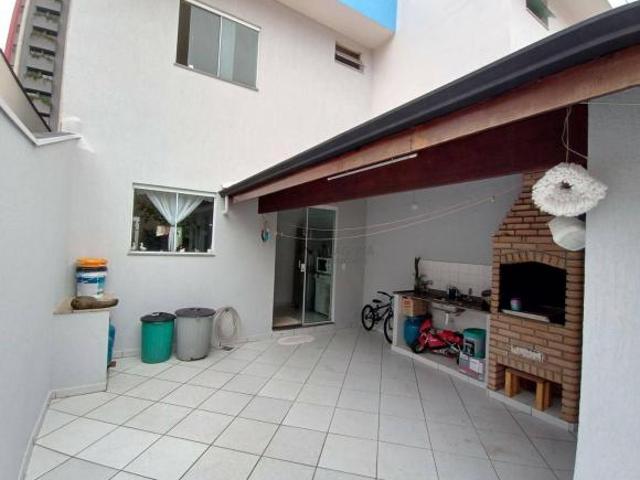 Sobrado com 3 quartos à venda, 196 m² por R$ 1.100.000 Jardim Santo André/SP