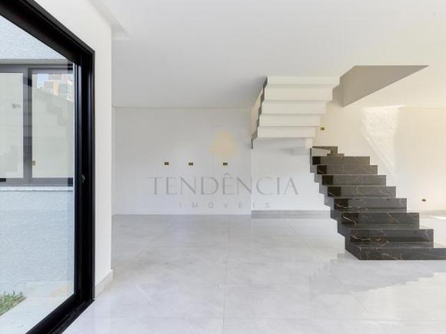 Sobrado com 3 quartos à venda, 206 m2, CENTRO, SÃO JOSÉ DOS PINHAIS PR