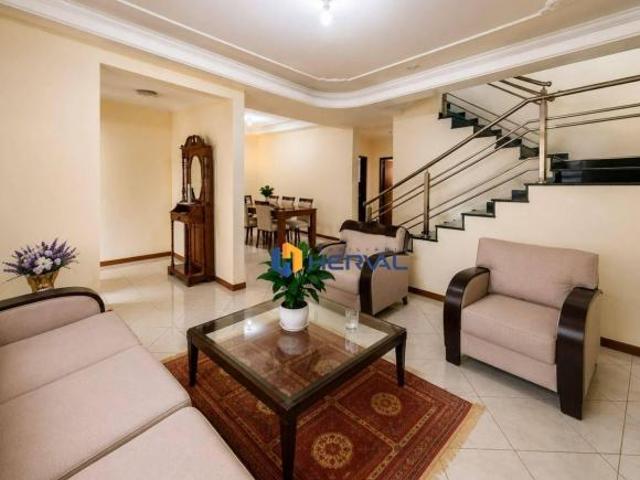 Sobrado com 3 quartos à venda, 250 m² por R$ 1.800.000 Zona 08 Maringá/PR