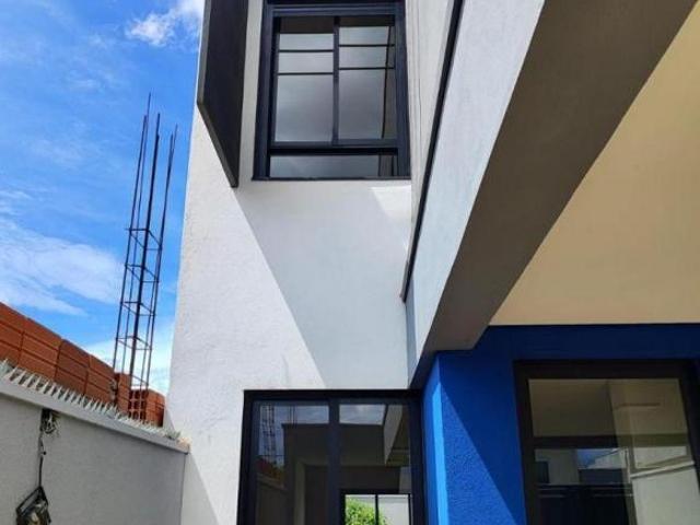 Sobrado com 3 quartos à venda bairro Aclimação Uberlândia/MG