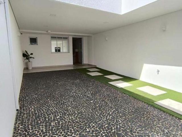 Sobrado com 3 quartos à venda, bairro Grand Ville Uberlândia/MG