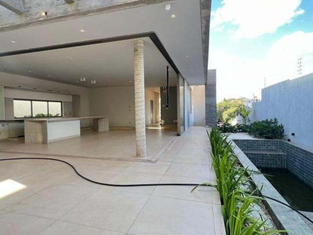 Sobrado com 3 quartos à venda, Bairro Jardim Karaíba Uberlândia/MG