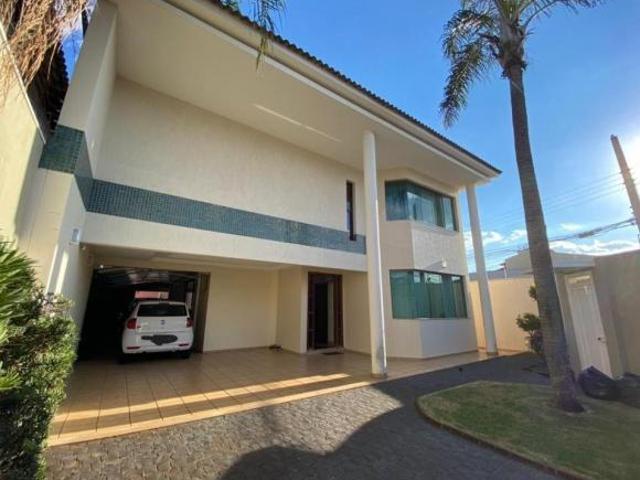 Sobrado com 3 quartos à venda, bairro Morada da Colina Uberlândia/MG