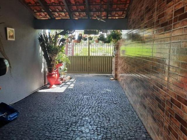 Sobrado com 3 quartos à venda, bairro Minas Gerais Uberlândia/MG
