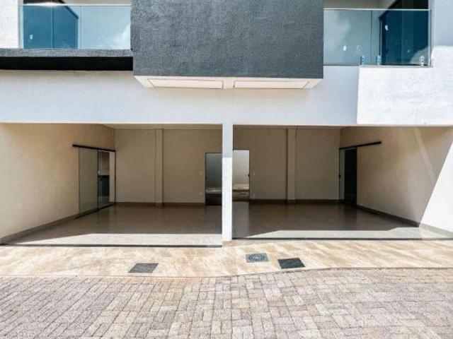 Sobrado com 3 quartos à venda, bairro Novo Mundo Uberlândia/MG