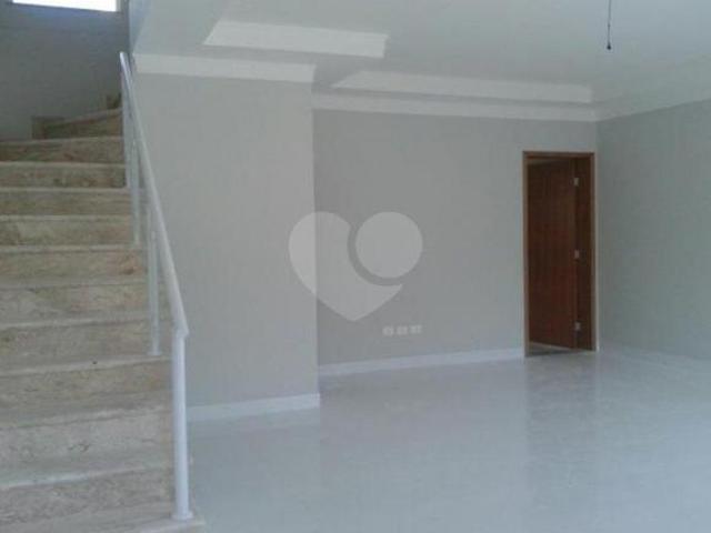 Sobrado com 3 quartos à venda em Vila constança SP