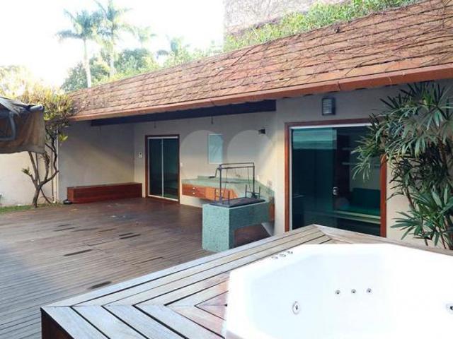 Sobrado com 3 quartos à venda em Alto de pinheiros SP