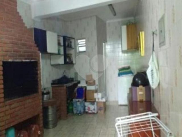 Sobrado com 3 quartos à venda em Ayrosa SP