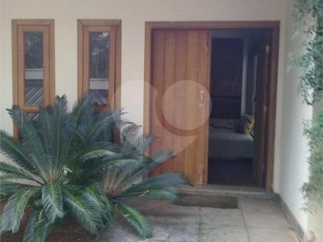 Sobrado com 3 quartos à venda em Bairro Das Palmeiras SP
