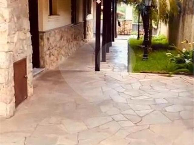 Sobrado com 3 quartos à venda em Barreiro SP