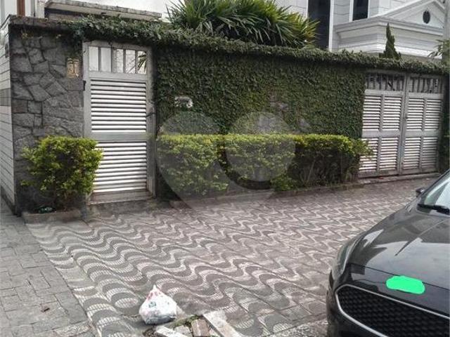 Sobrado com 3 quartos à venda em Boqueirão SP