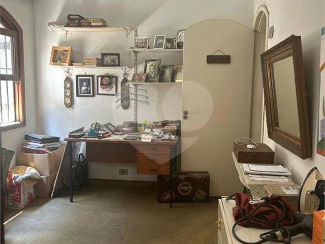 Sobrado com 3 quartos à venda em Bortolândia SP
