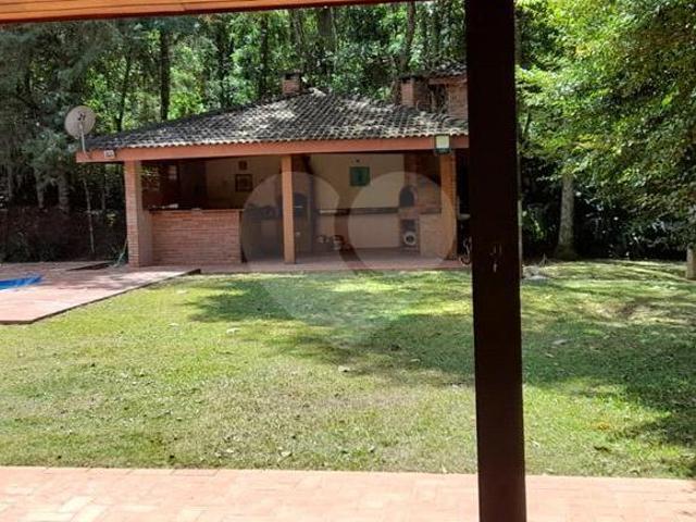 Sobrado com 3 quartos à venda em Caraguatá SP
