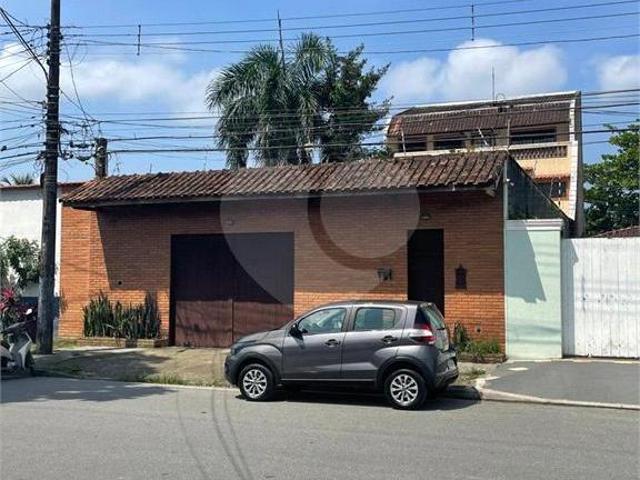 Sobrado com 3 quartos à venda em Enseada SP