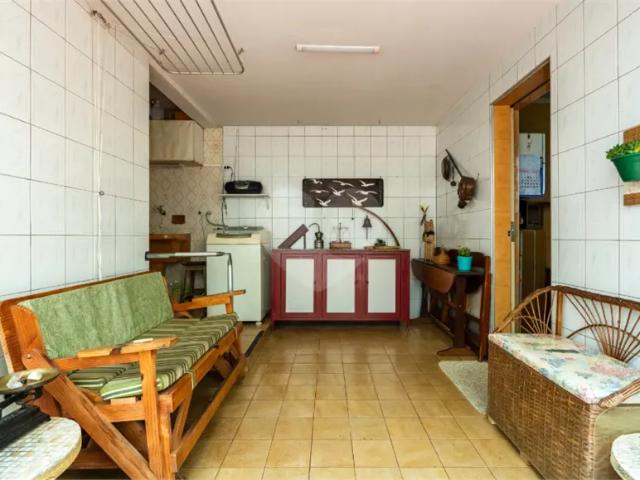 Sobrado à venda com 3 quartos, sendo 1 suíte, em Moema, São Paulo SP