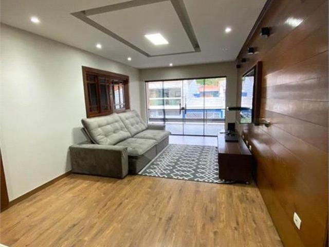 Sobrado com 3 quartos à venda em Jardim Adriana SP