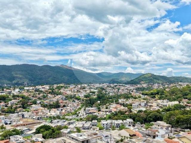 Sobrado com 3 quartos à venda em Jardim do lago SP