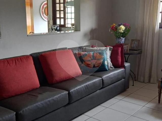 Sobrado com 3 quartos à venda em Jardim daysy SP
